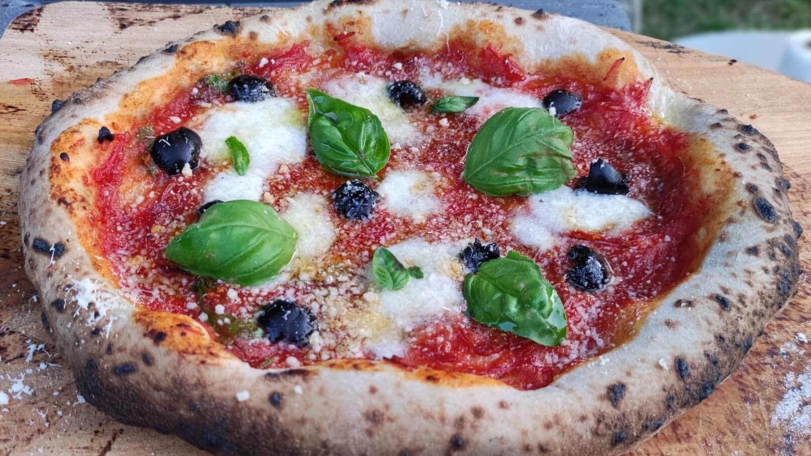 Neapolitan pizza - LazyPizzaGuy